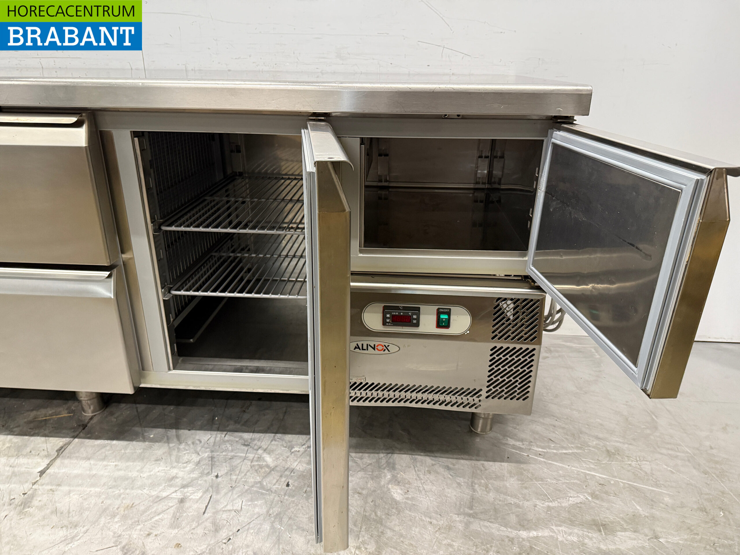 Stainless steel Alinox Refrigerated Workbench 4 Doors and 2 Drawers 225 ...
